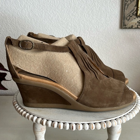 Earth | Shoes | Earth Caper Open Toe Wedge Sandals | Poshmark